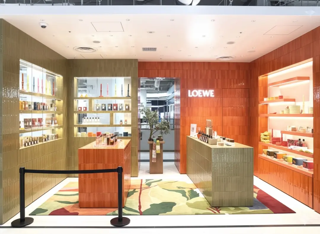 LOEWE Perfumes - Perfume & Aromatherapy in Shibuya Shibuya PARCO Tokyo ...